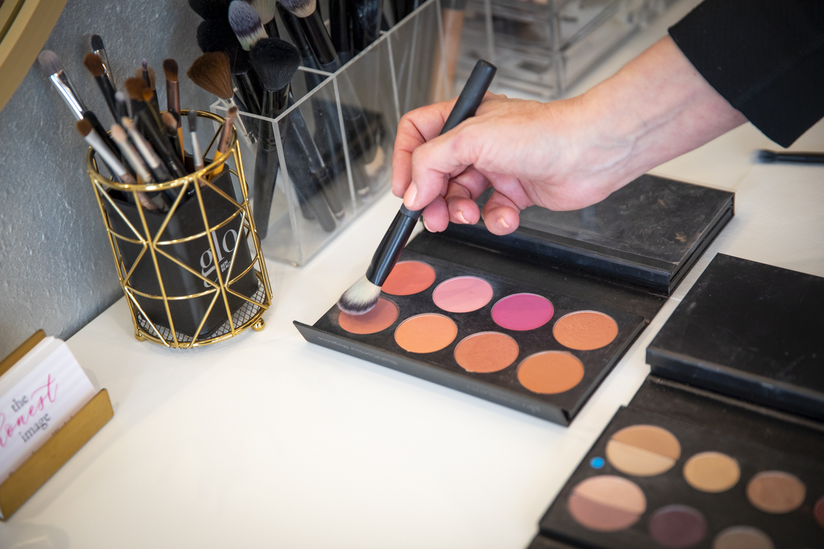 Ready, Set, Glow: What To Expect At A Makeup Lesson - thehonestimage.com